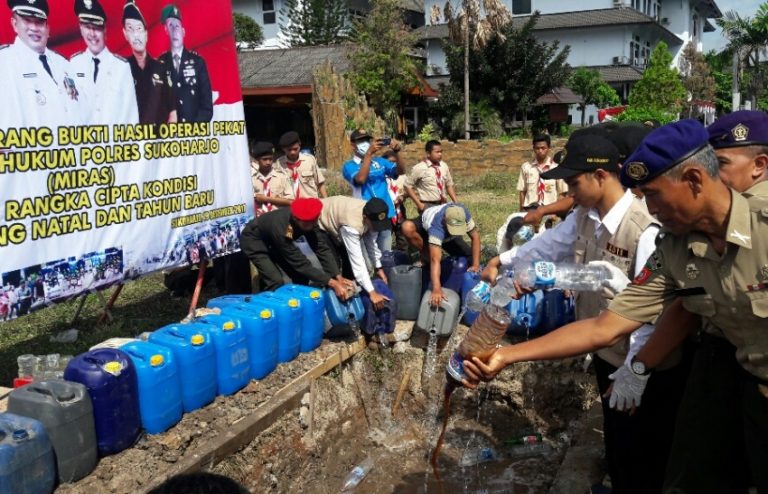 Lagi, 2.300 Liter Miras Jenis Ciu Dimusnahkan | Sukoharjonews.com