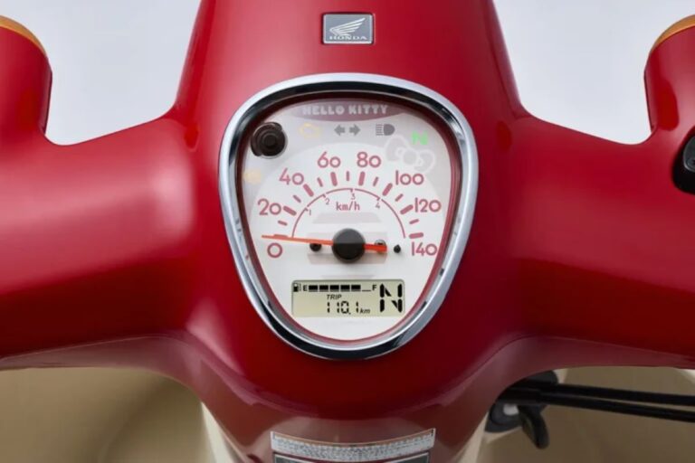 Memperkenalkan Edisi Spesial Honda Super Cub x Hello Kitty, Detail ...